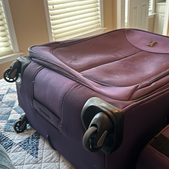 Travelpro | Accessories | Travelpro Suitcase And Marching Carryon ...
